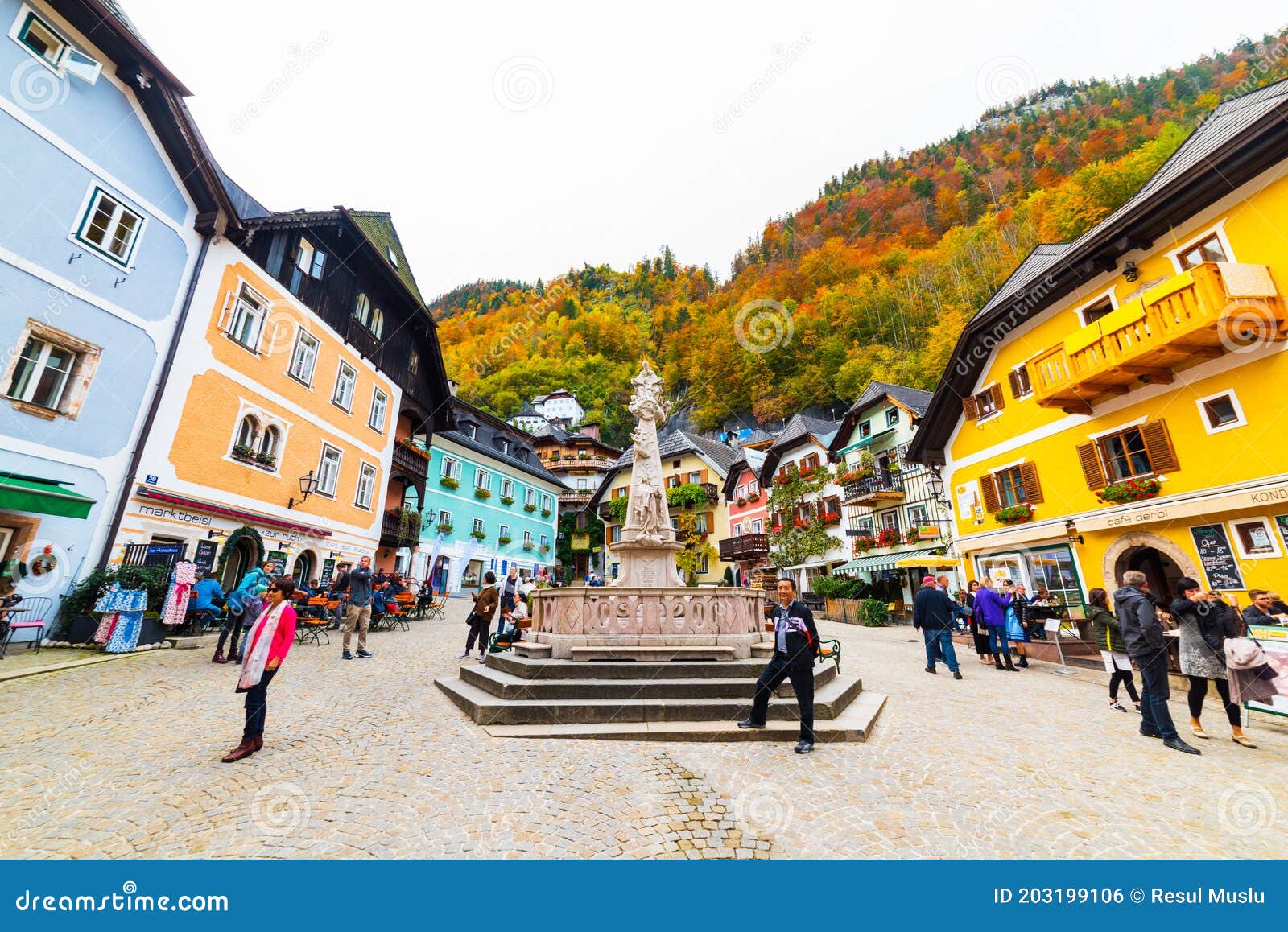 Central Market Square Marktplatz in HALLSTATT, AUSTRIA Editorial Photo ...