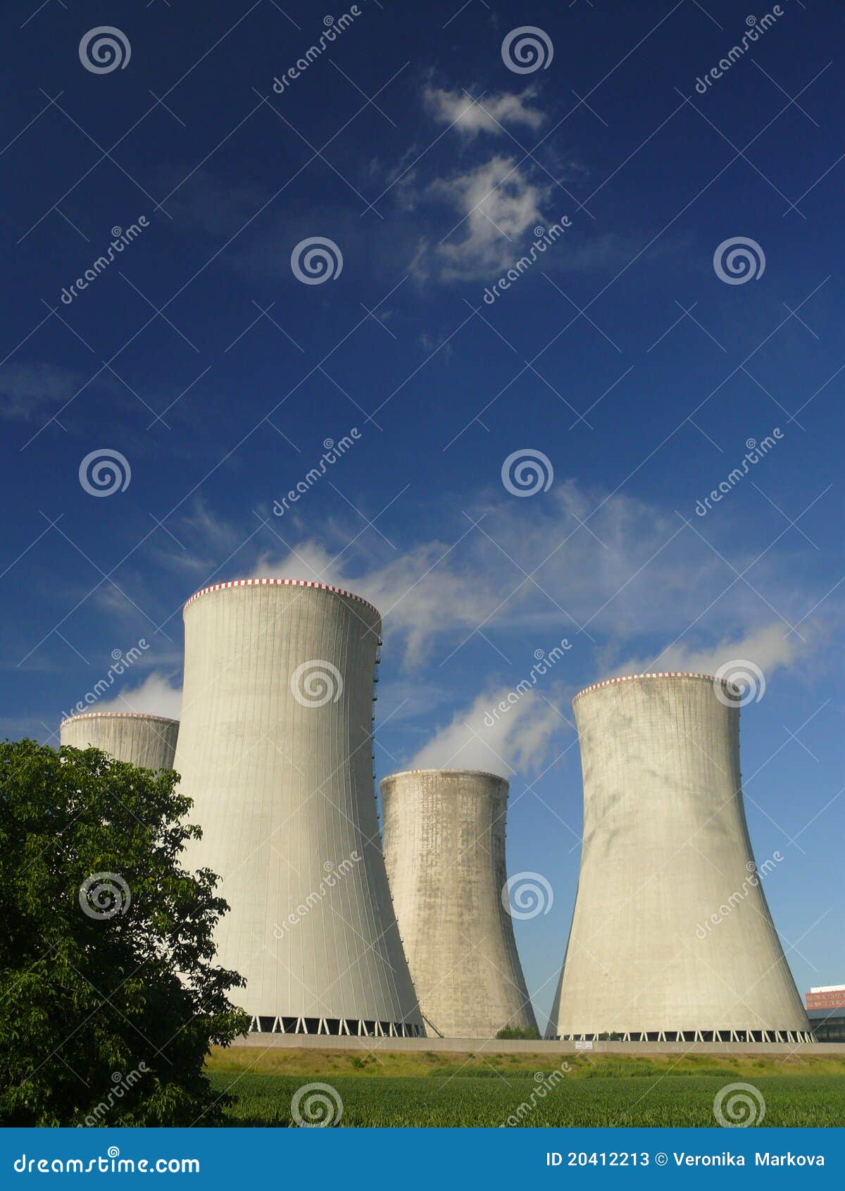 Central nuclear imagen de archivo. Imagen de moderno - 20412213