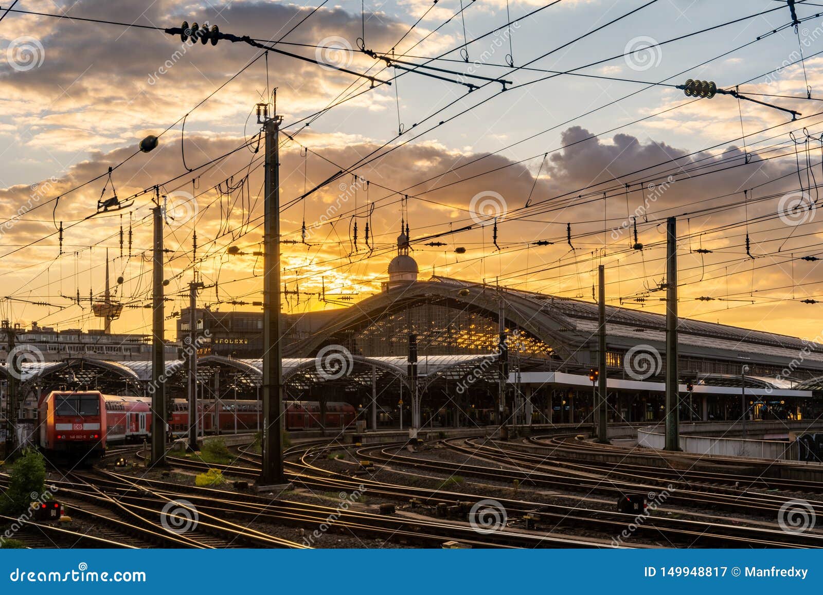 Central Railway Station of Cologne Editorial Photography - Image of ...