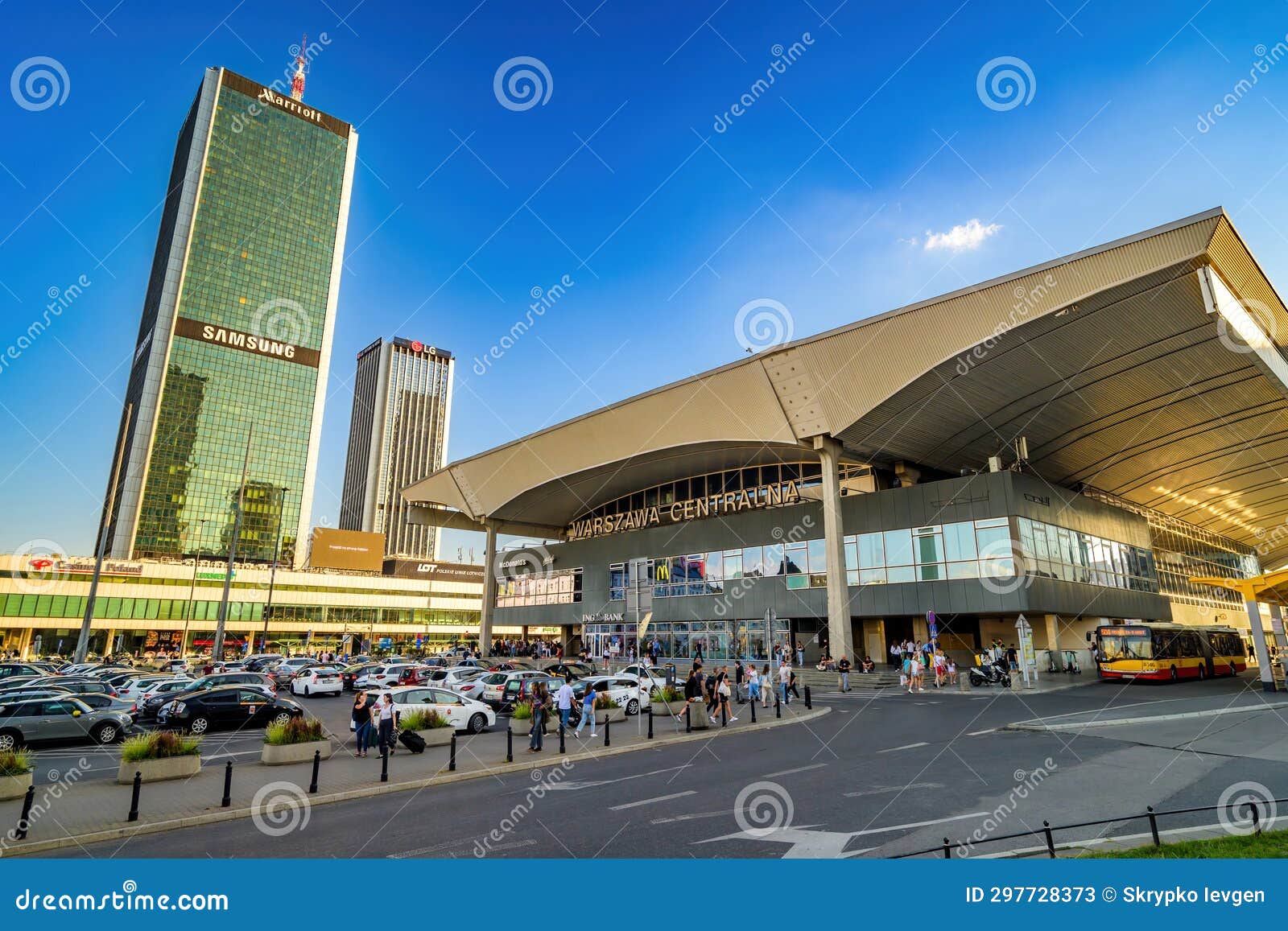 Central Railway Station in the Central of Warsaw Editorial Stock Photo ...