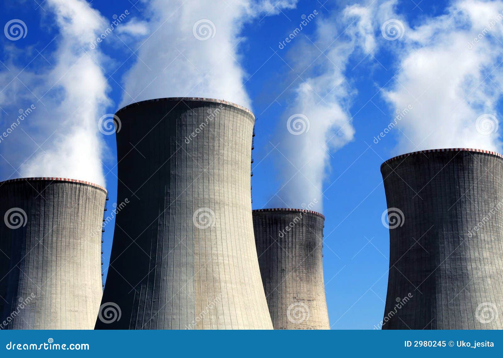 Centrale nucleare immagine stock. Immagine di bruciarsi - 2980245