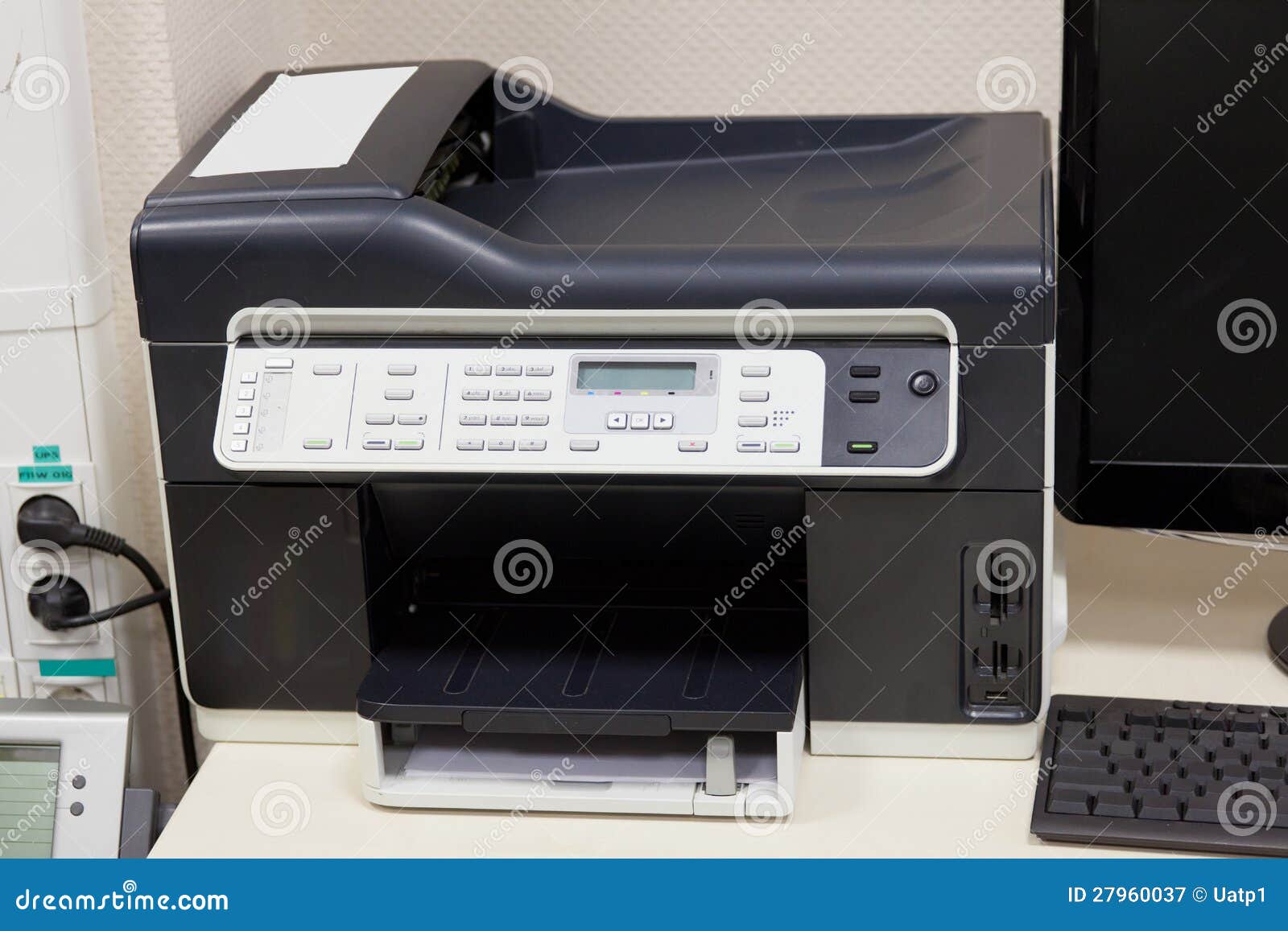 Centre de copie de bureau image stock. Image du ordinateur - 27960037