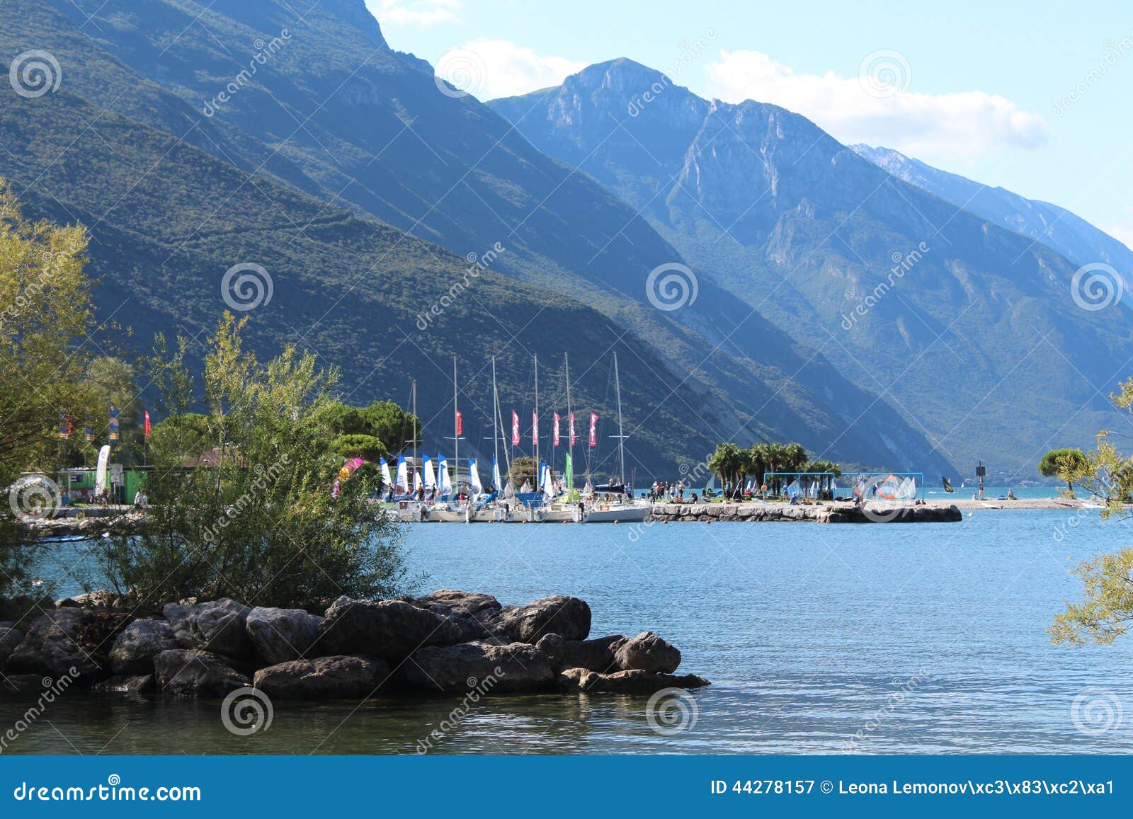 Centre for surfers editorial photography. Image of lake - 44278157