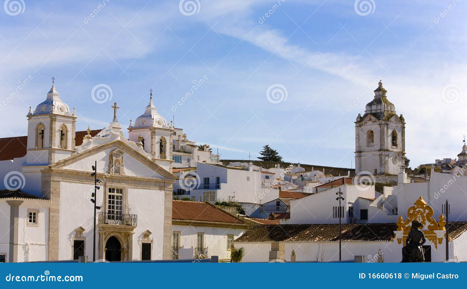 Centro De Cidade Antigo Em Lagos, O Algarve Foto de Stock - Imagem de ...
