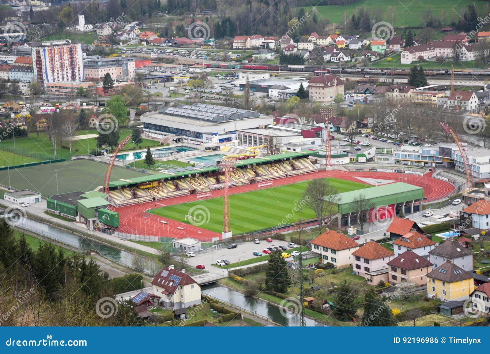 Centro De Ciudad De Kapfenberg Foto editorial - Imagen de verano ...