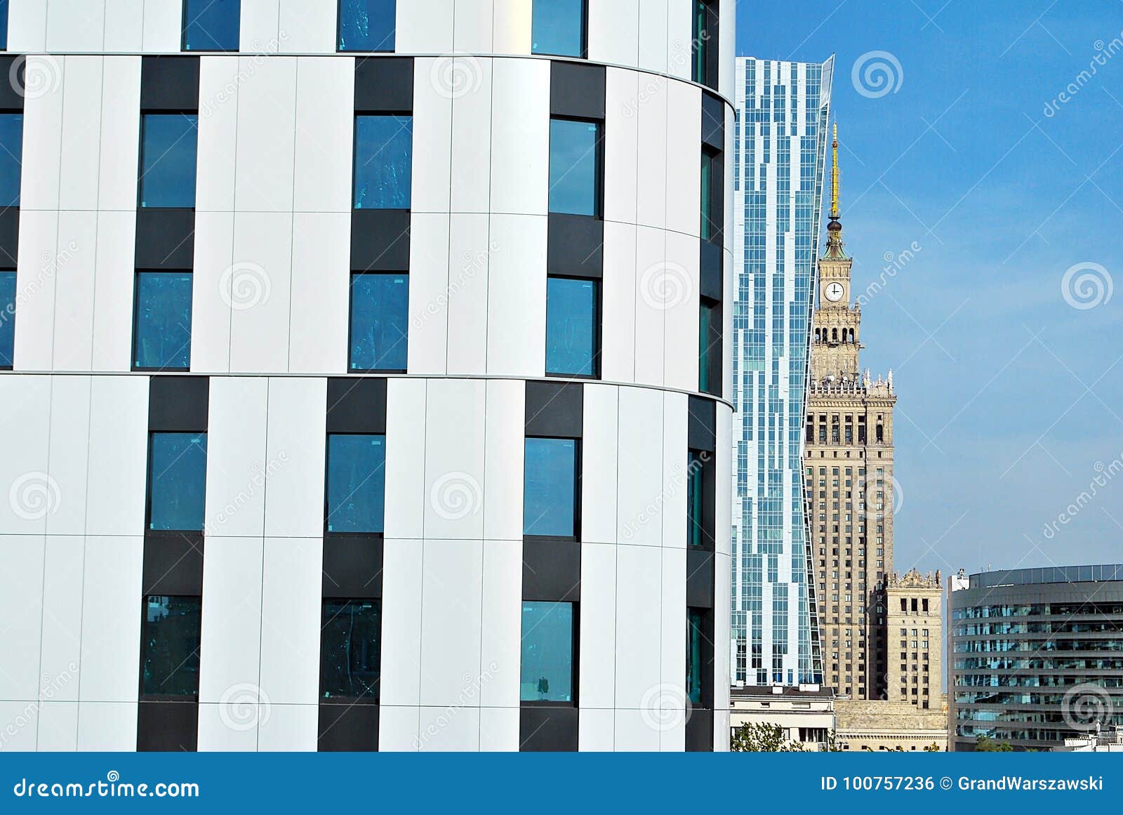 Centro De Ciudad De Holiday Inn Varsovia Foto editorial - Imagen de ...