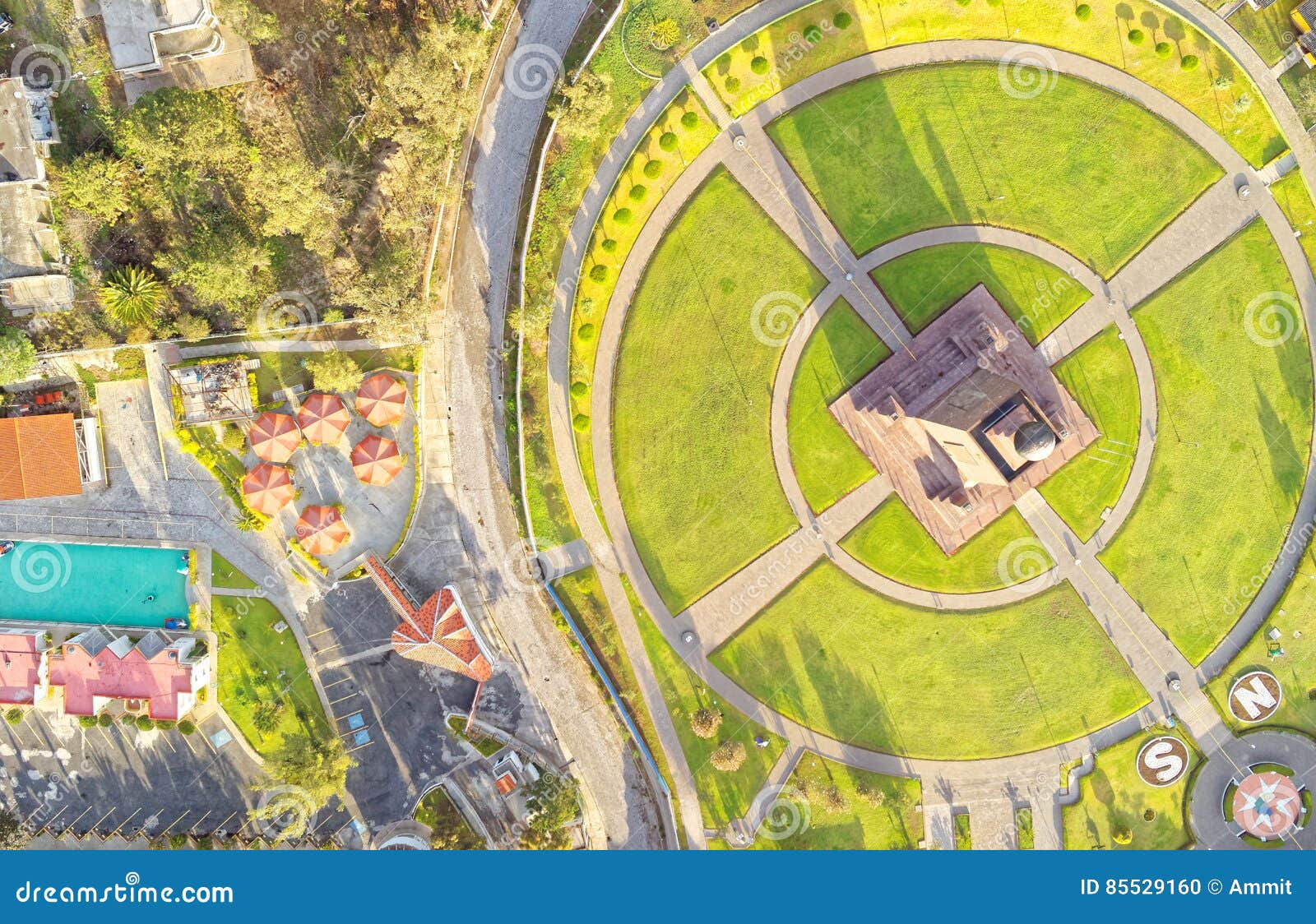 Centro Del Parque Redondo Del Mundo Foto de archivo - Imagen de ...