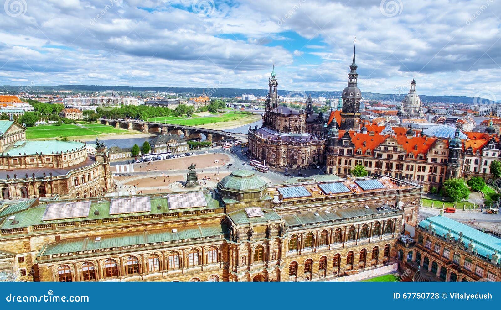 Centro Di Histoirical Di Dresda Città Vecchia Fotografia Stock ...