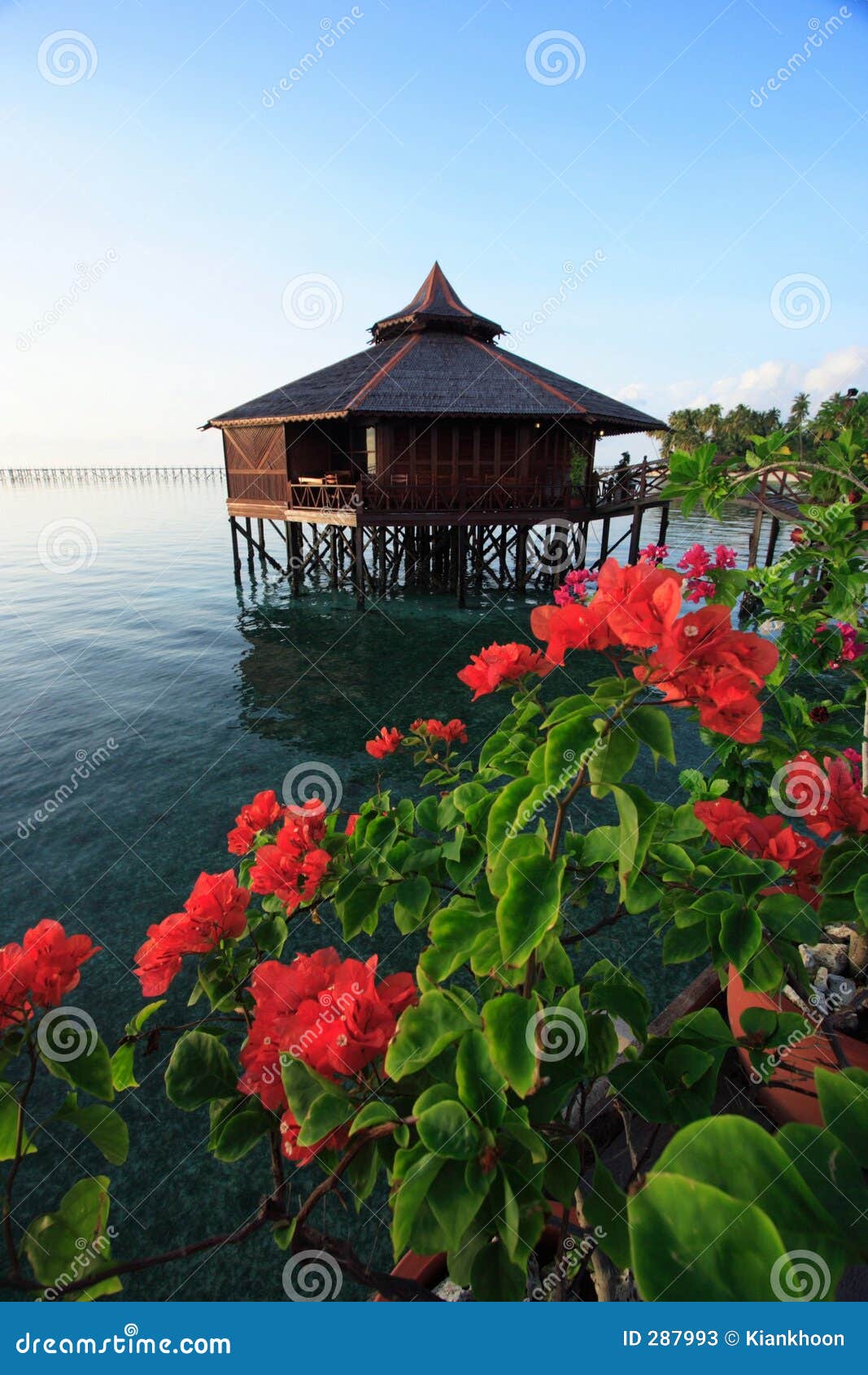 Centro Turístico De Isla De Mabul Imagen de archivo - Imagen de verano ...