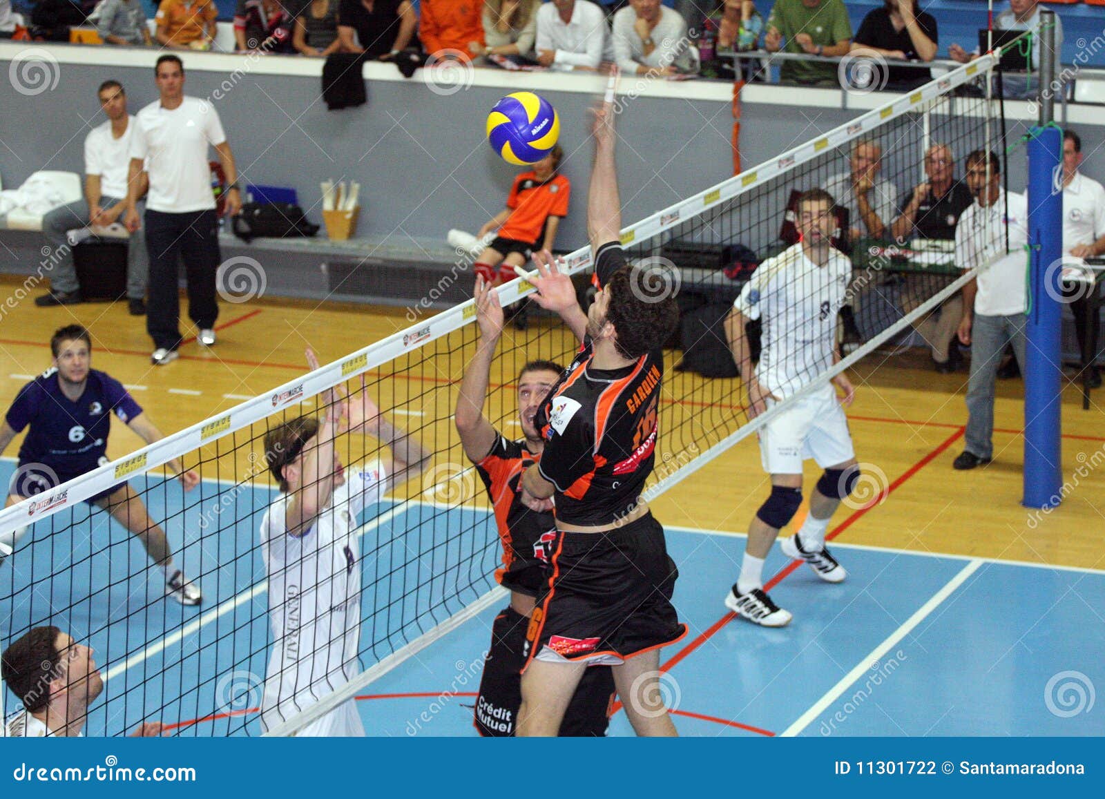 Centurions Narbonne Vs Paris Volley Editorial Photography - Image of ...