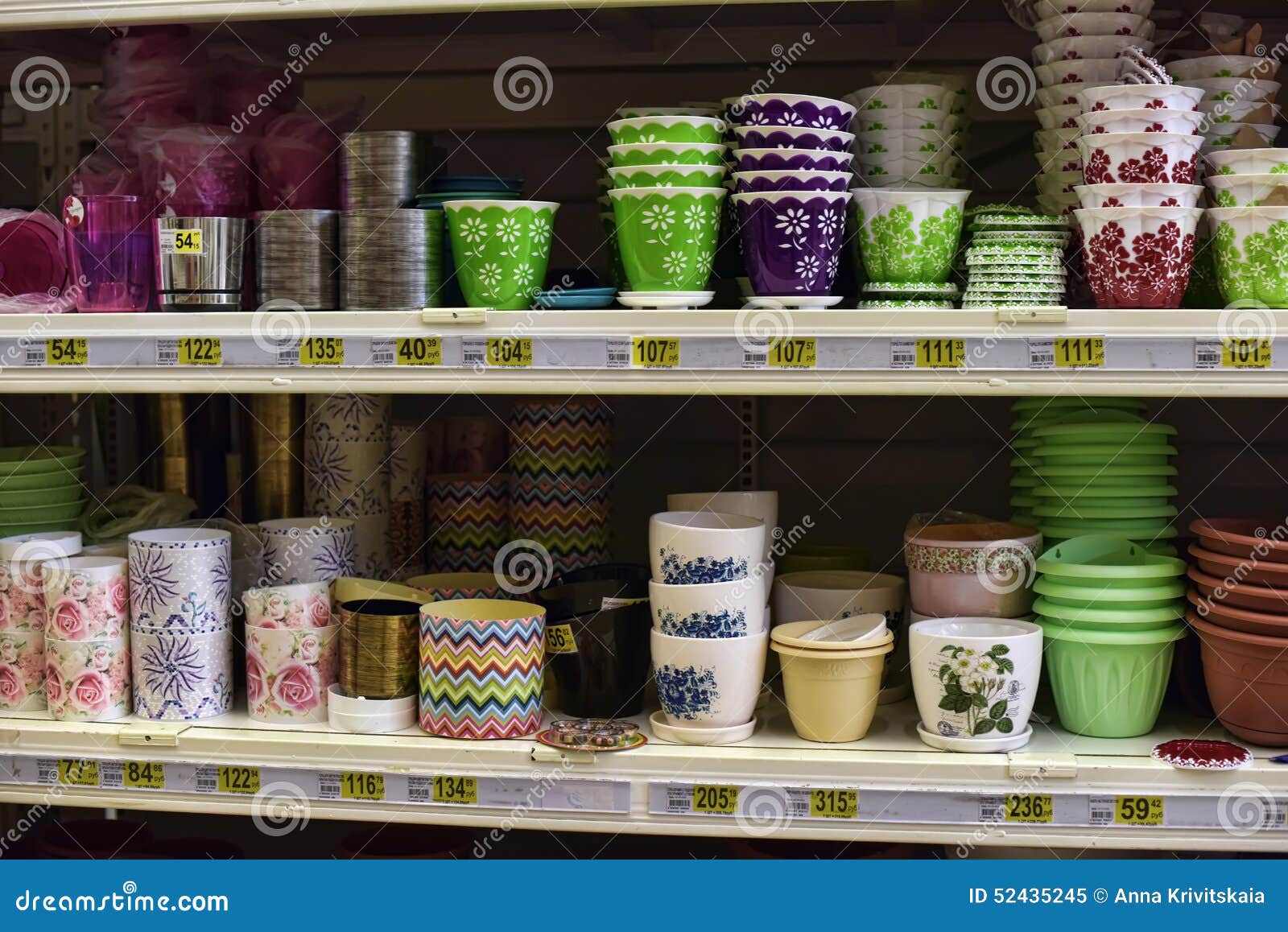 Ceramic flower pots shop editorial image. Image of decor - 52435245