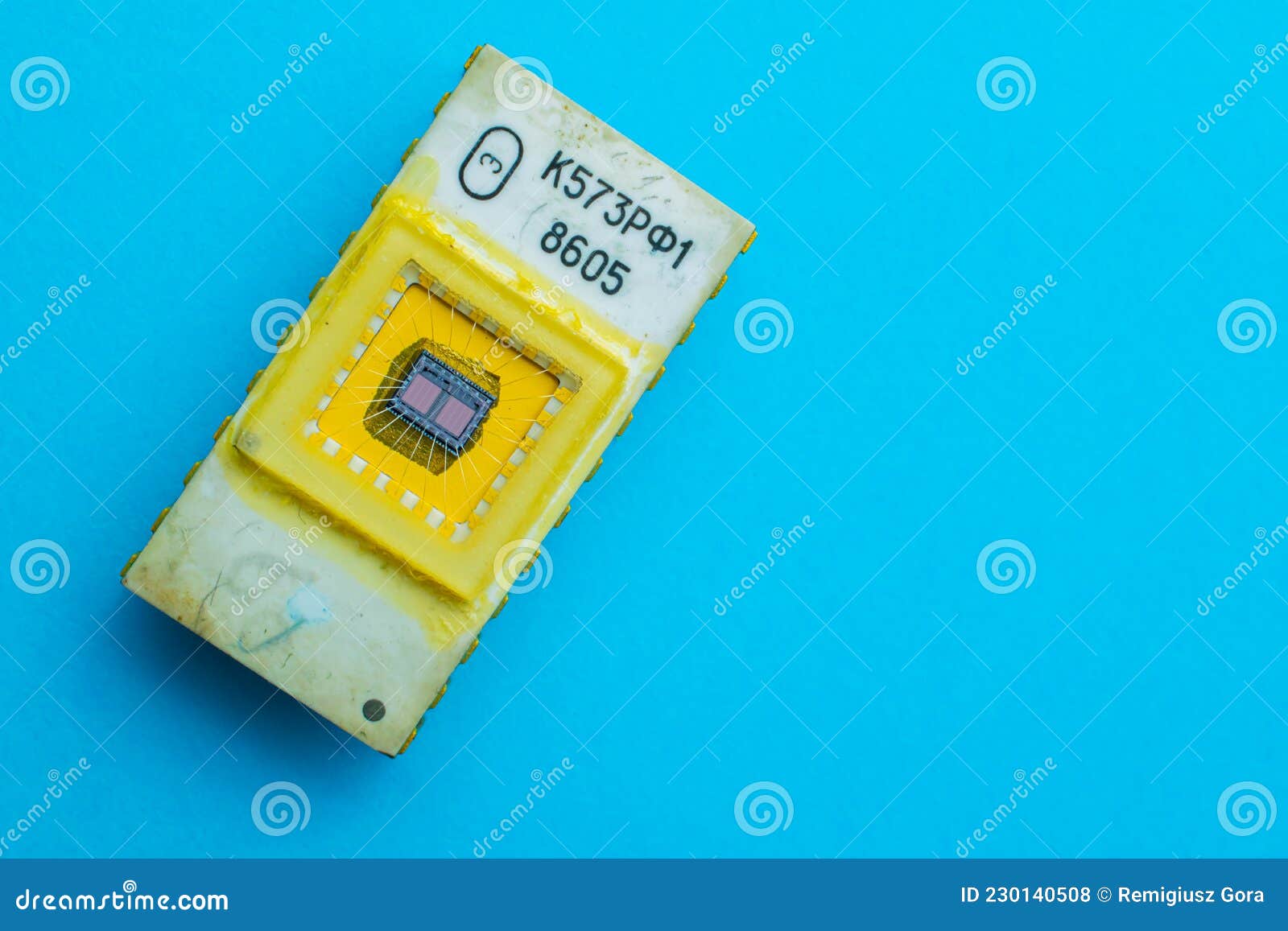 Ceramic Gold Cpu Chip, Programmable Processor Stock Photo - Image of ...