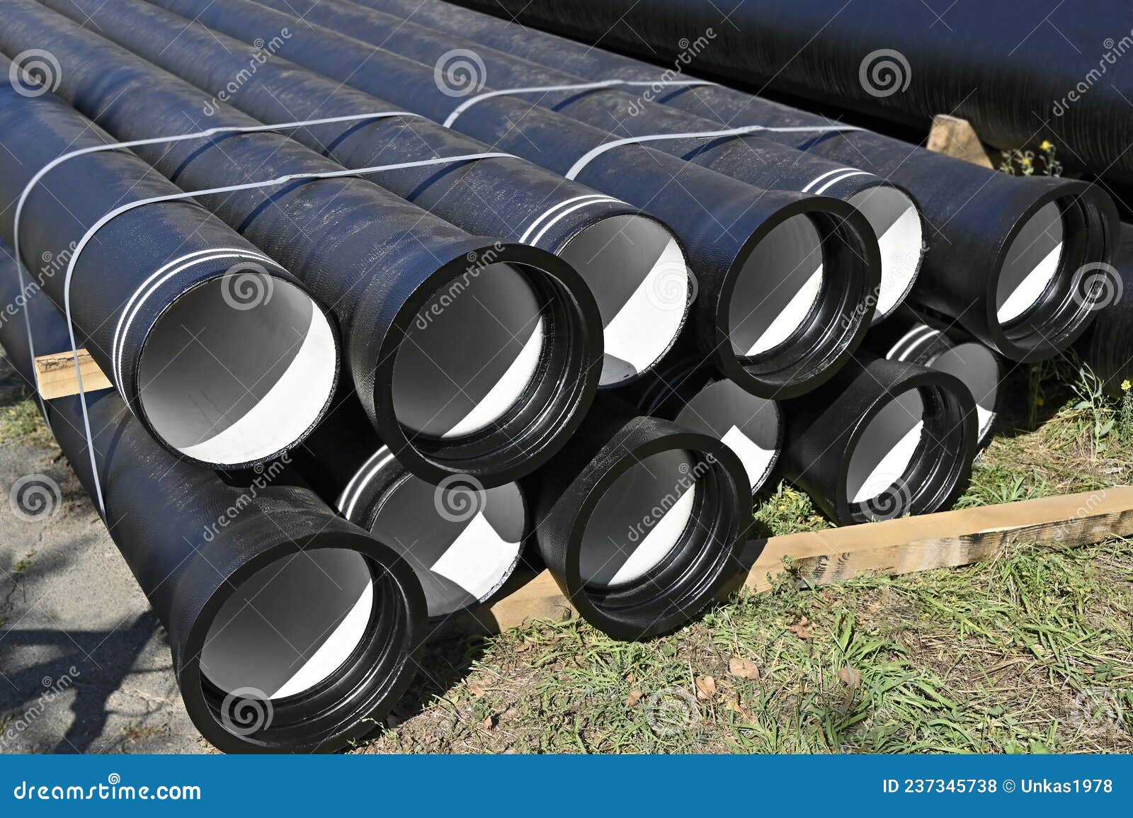Ceramic sewer pipe stock photo. Image of drain, concrete - 237345738