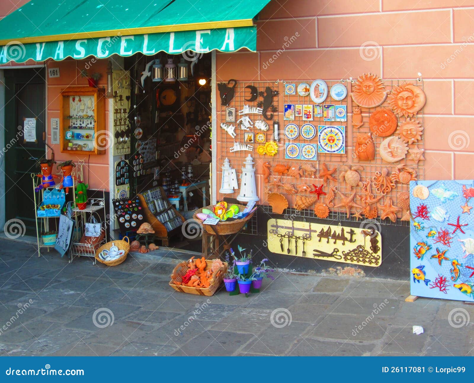 Ceramic shop editorial photo. Image of shop, sale, ceramics - 26117081