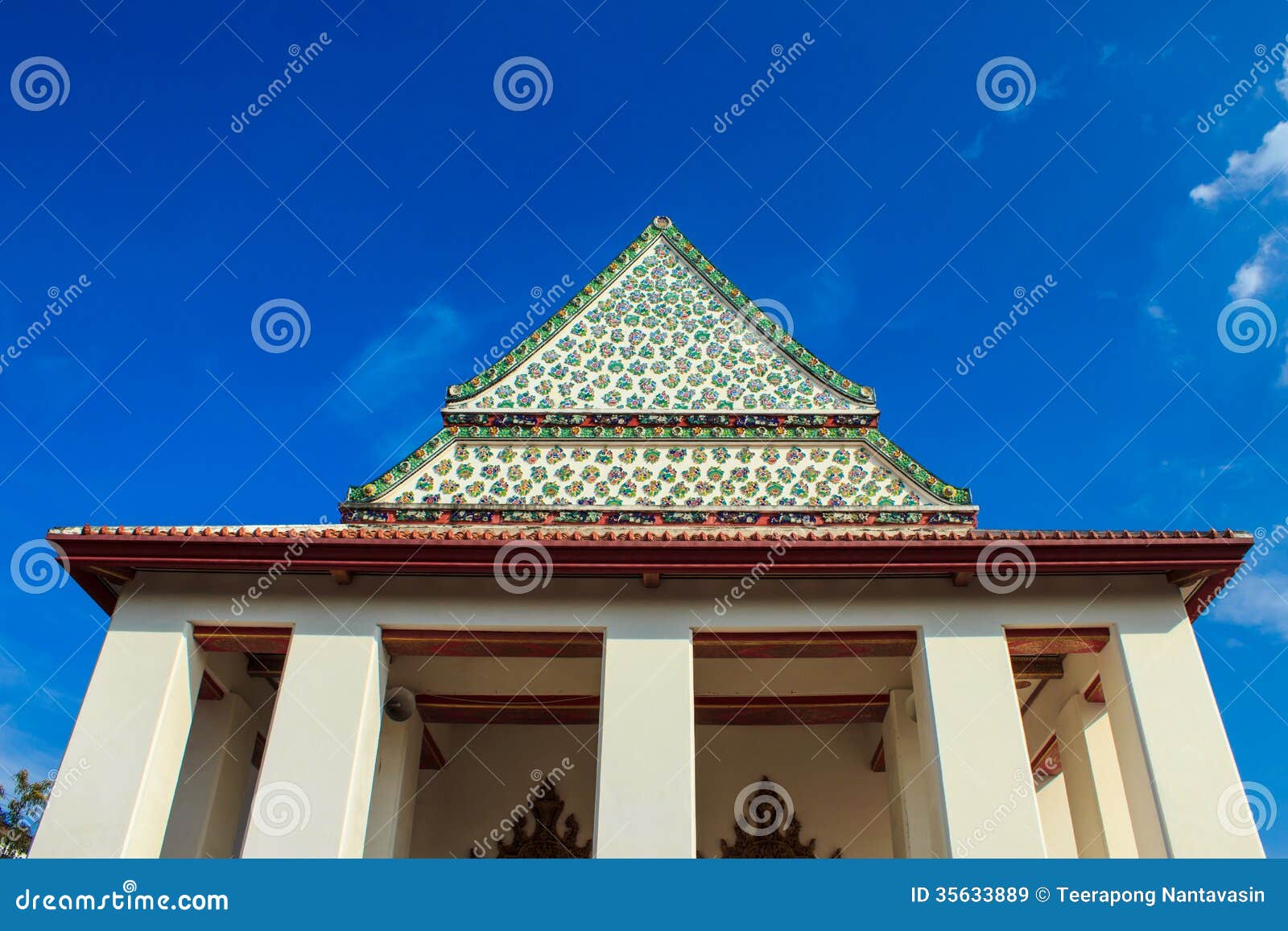 Ceramische Kunst Op Timpaan Stock Afbeelding - Image of thailand ...