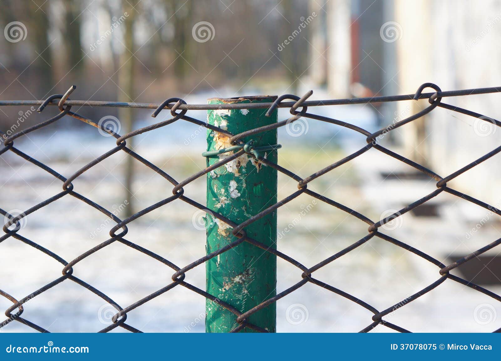 Cerca da grade imagem de stock. Imagem de rede, metal - 37078075