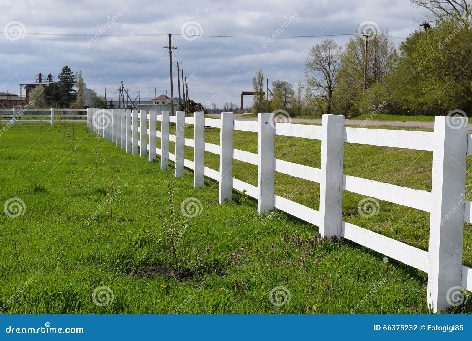 Cerca De Madera Blanca Alrededor Del Rancho Foto de archivo - Imagen de ...
