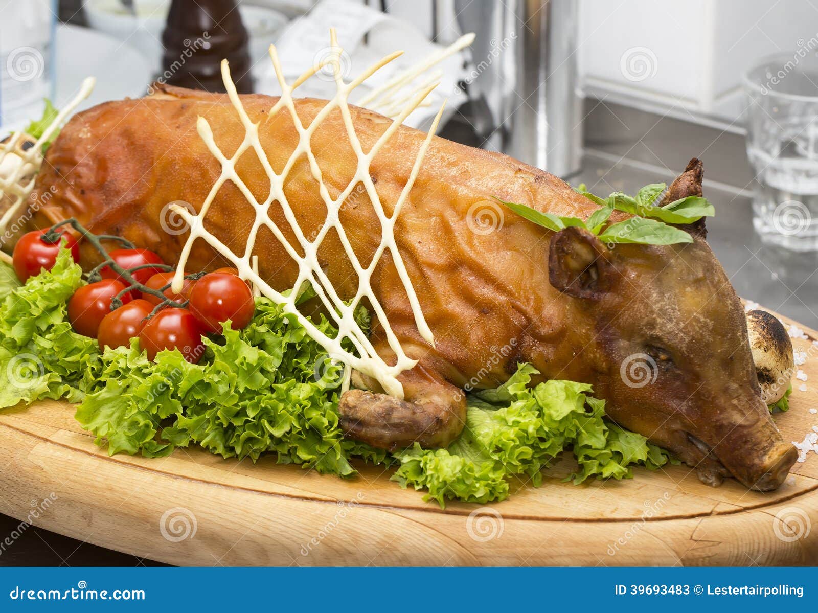 Cerdo asado imagen de archivo. Imagen de cocinero, desvanecimiento ...