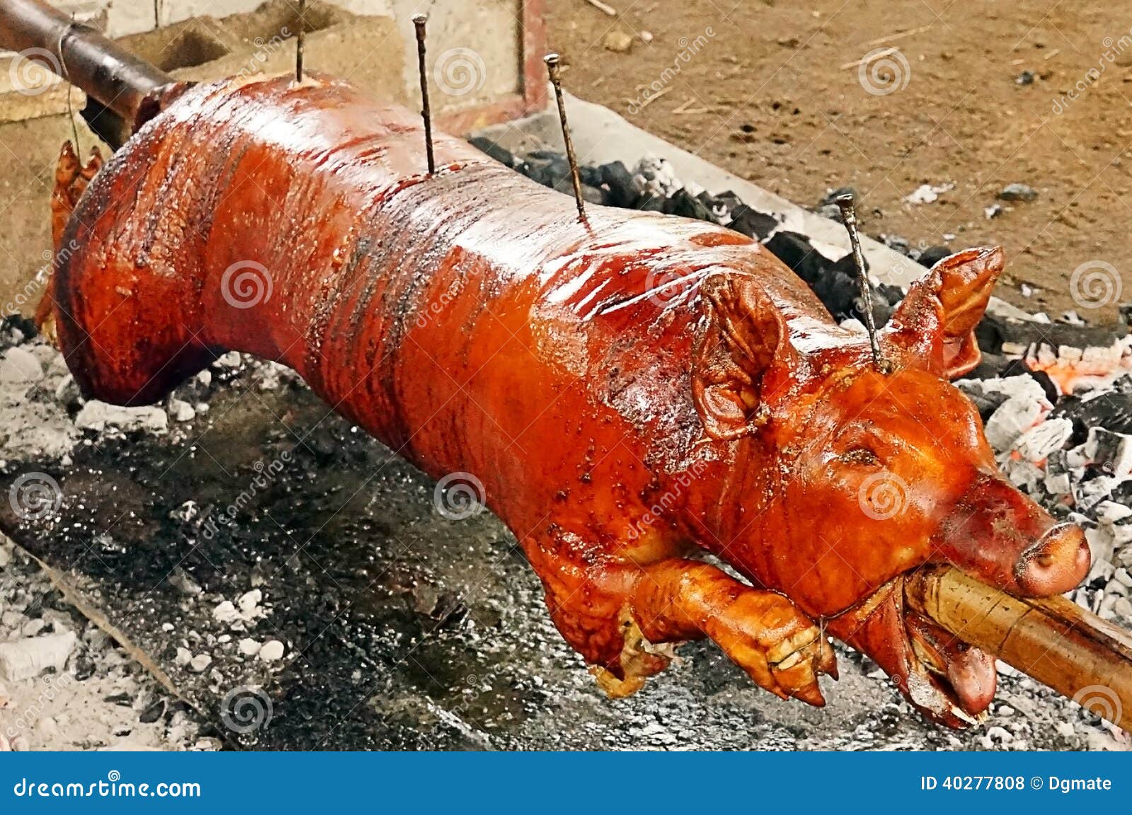 Cerdo asado foto de archivo. Imagen de cocinado, cocinero - 40277808