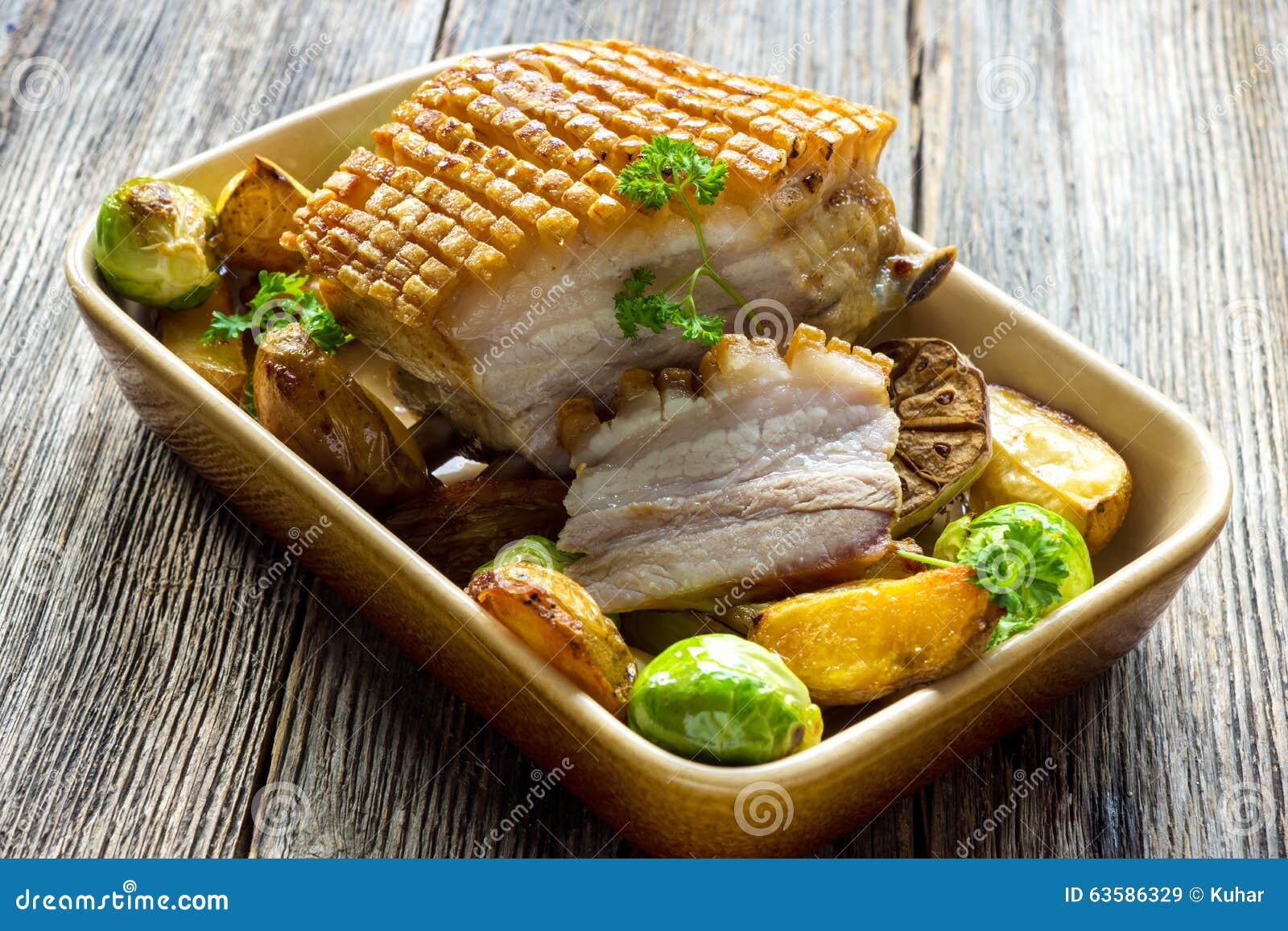 Cerdo asado imagen de archivo. Imagen de asado, especia - 63586329