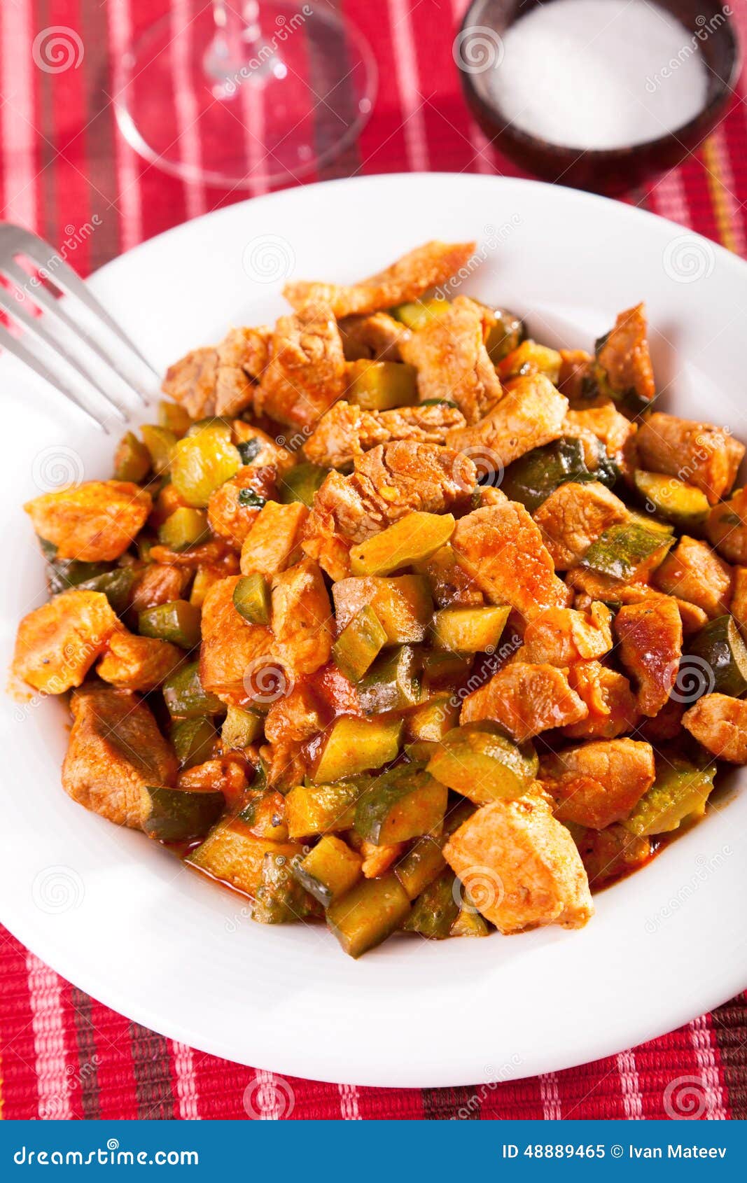 Cerdo Y Guisado De Las Verduras Imagen de archivo - Imagen de cocinado ...