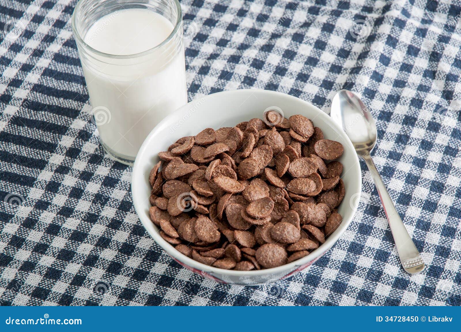 Cereal del chocolate foto de archivo. Imagen de oscuro - 34728450