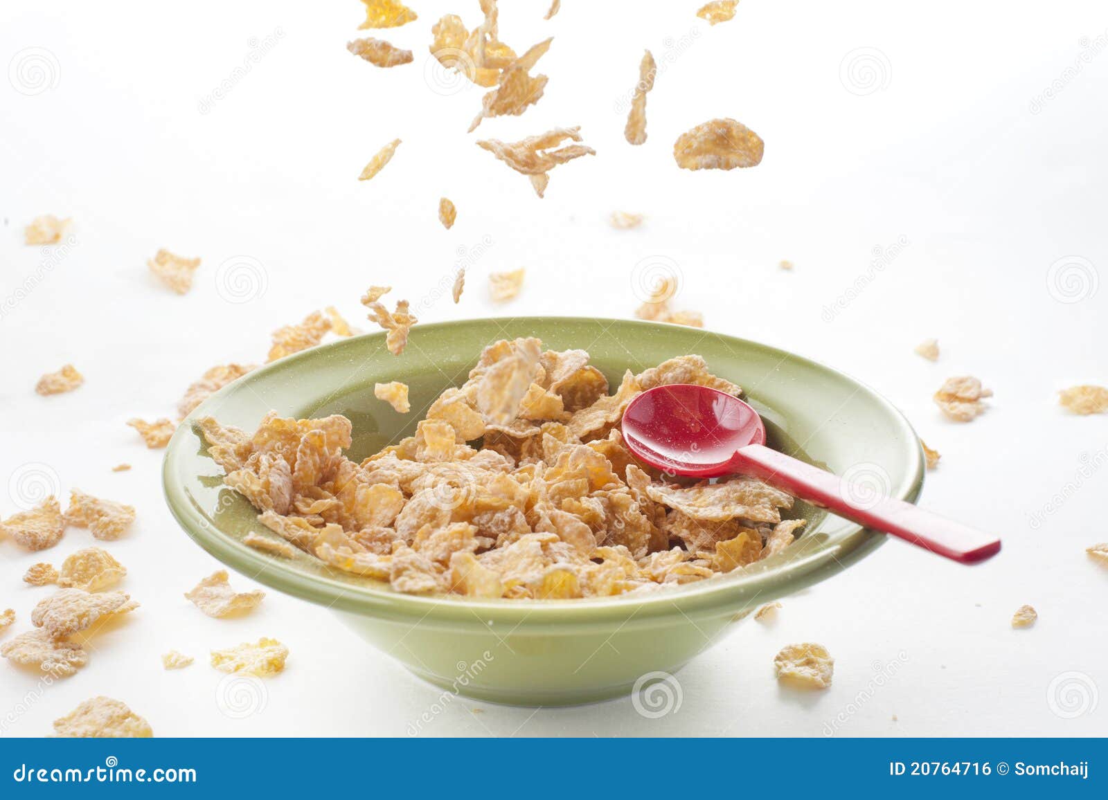 Cereal falling on the bowl stock photo. Image of fiber - 20764716