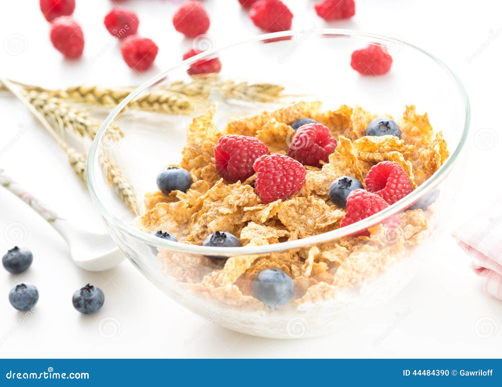 Cereal Flakes with Fresh Raspberry Stock Photo - Image of fiber, fruit ...