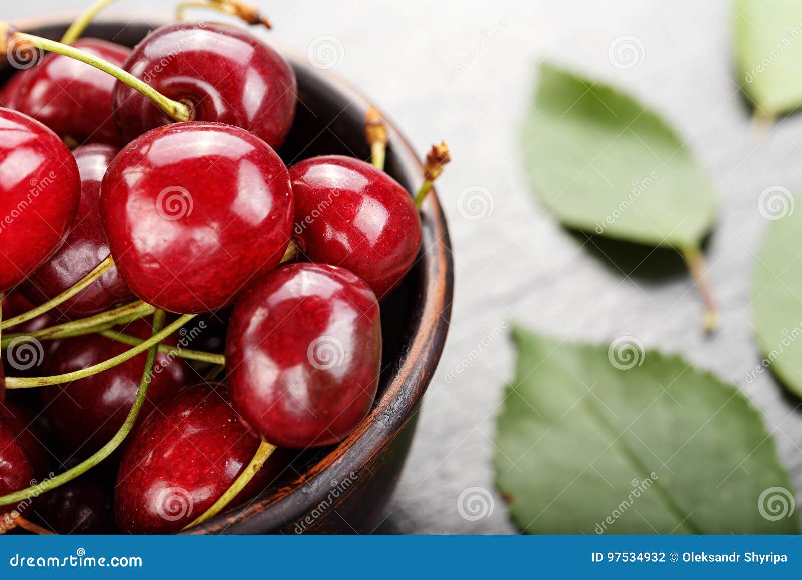 Cereja doce madura foto de stock. Imagem de suculento - 97534932