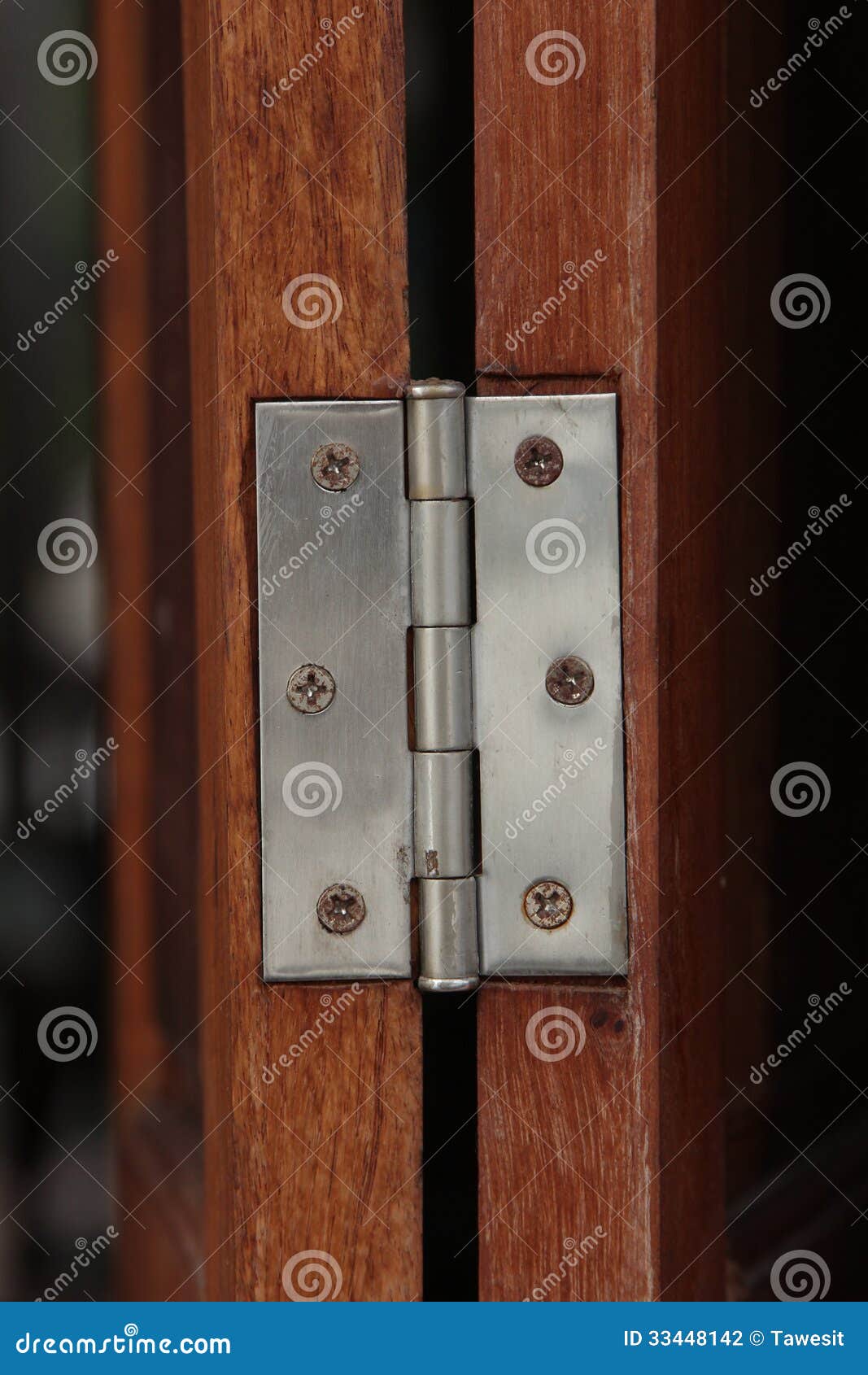 Cerrojo Del Metal En Ventana Foto de archivo - Imagen de maneta ...