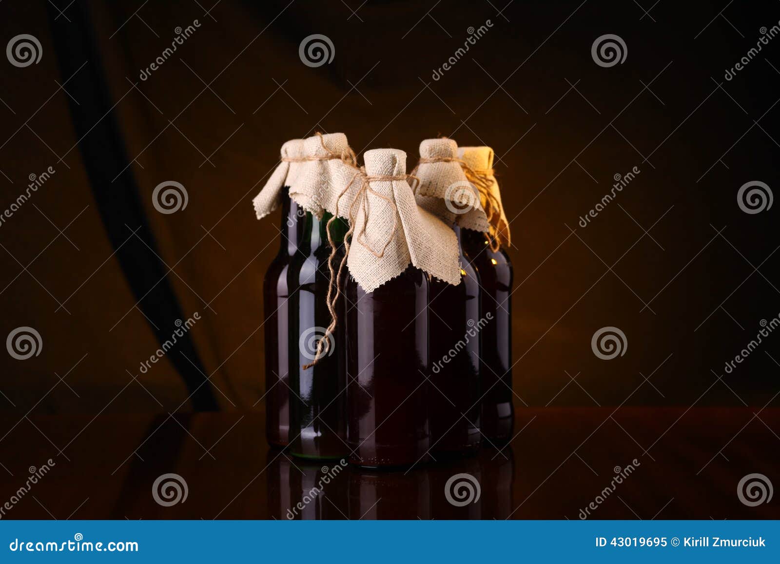 Cerveza del brebaje casero imagen de archivo. Imagen de casero - 43019695