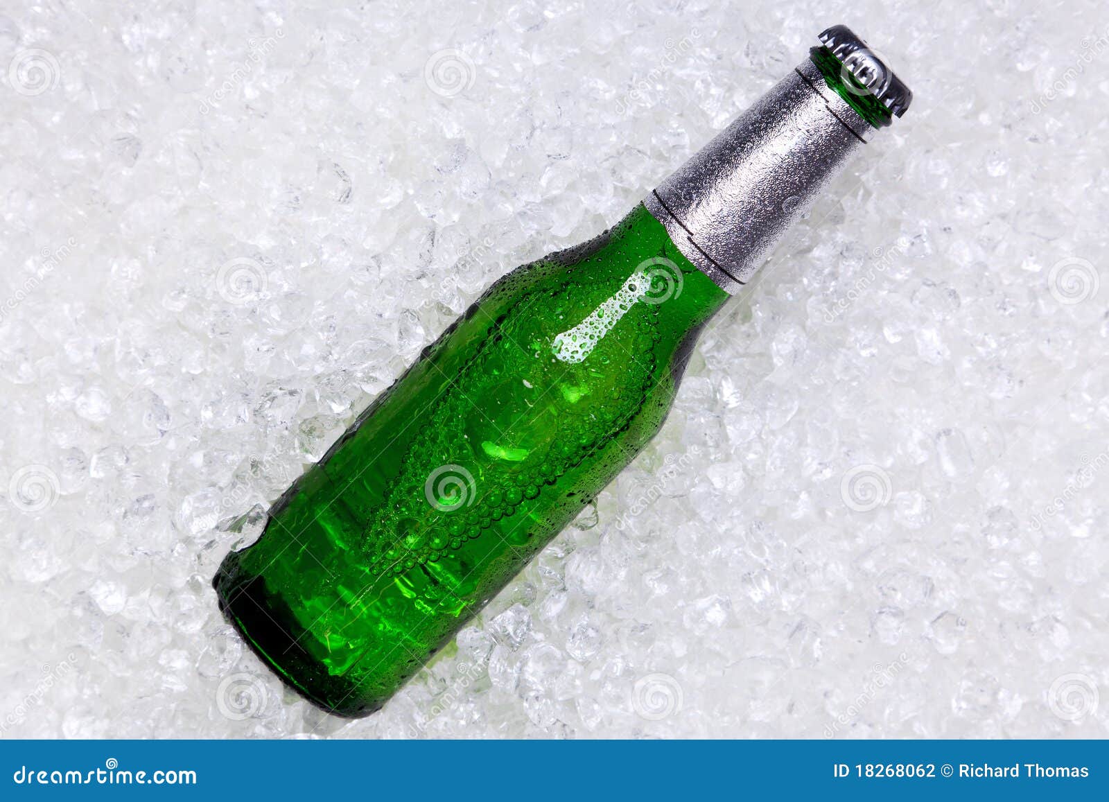 Cerveza helada foto de archivo. Imagen de refresco, verde - 18268062