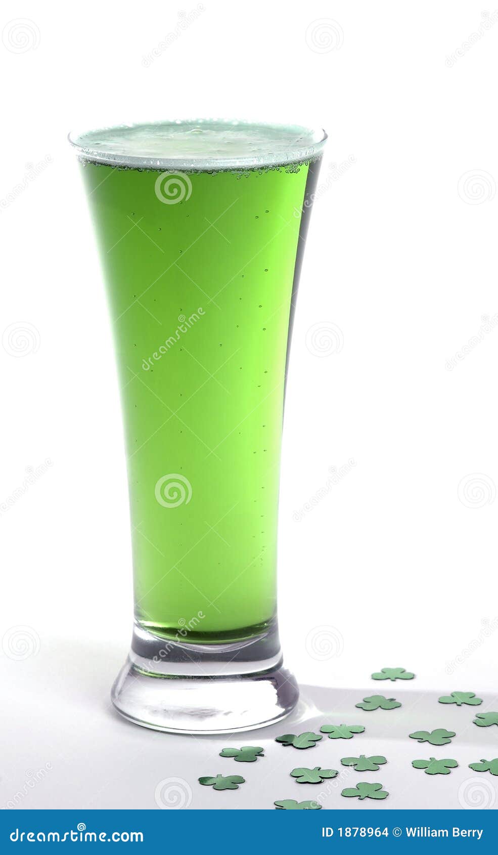 Cerveza verde foto de archivo. Imagen de verde, vacaciones - 1878964