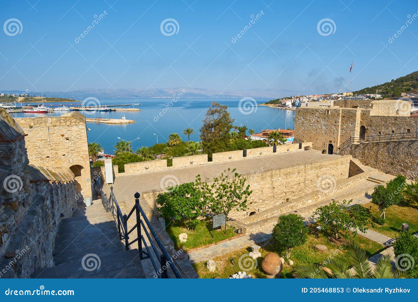 Cesme Castle in the Mediterranean Port of Cesme Stock Image - Image of ...