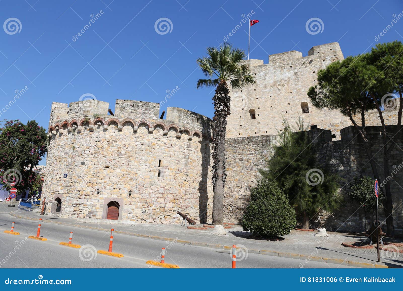 Cesme Castle in Turkey editorial photo. Image of fortification - 81831006