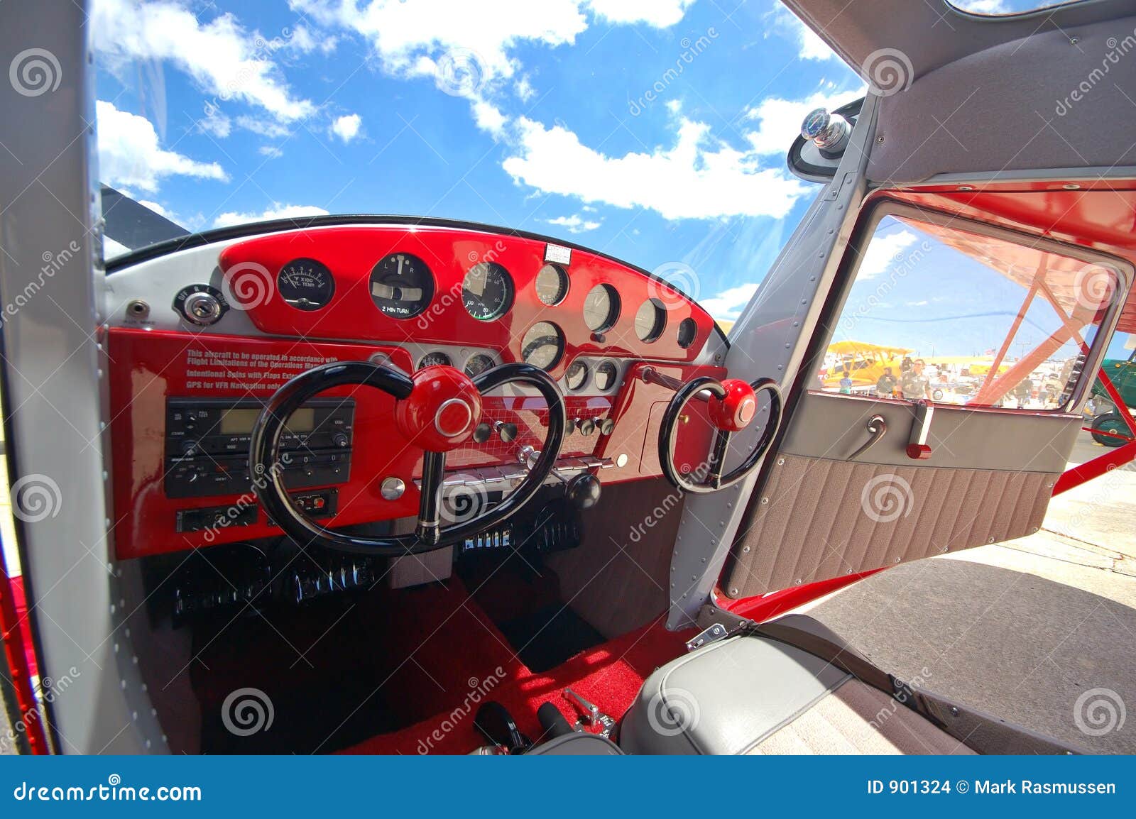 Cessna 140 cockpit stock photo. Image of pilot, cessna - 901324