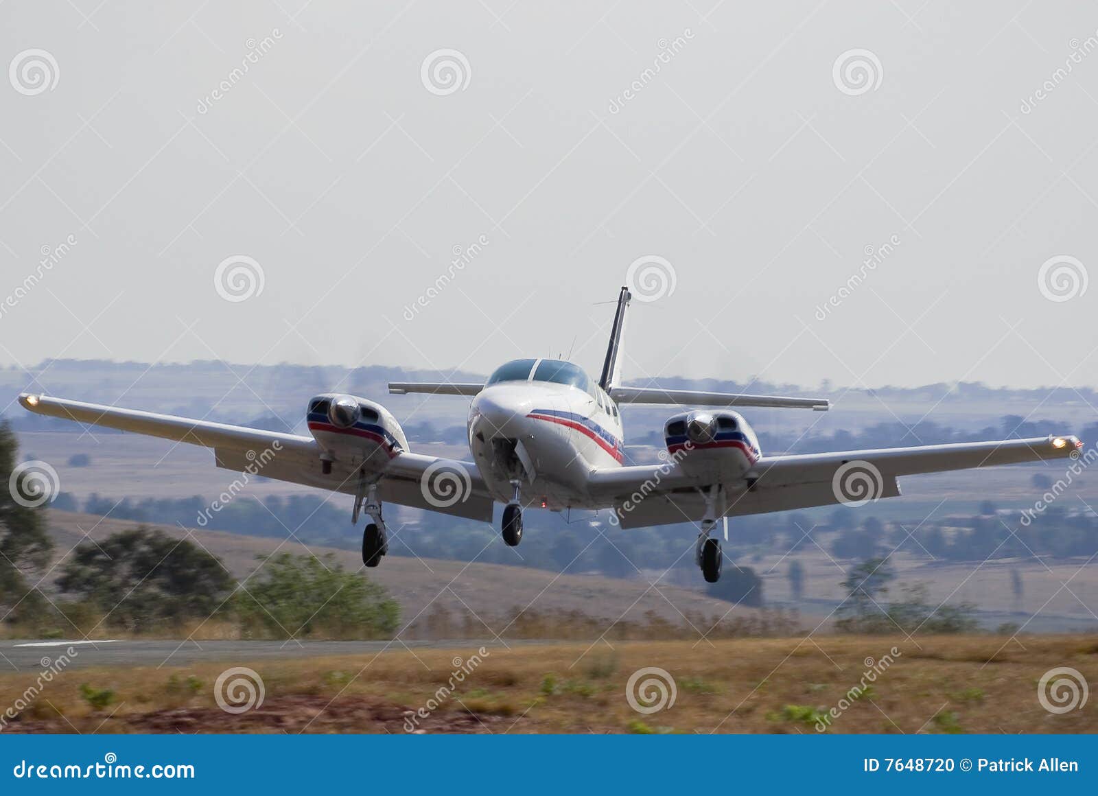 Cessna 303 Crusader - Rear View 01 Stock Photography | CartoonDealer ...