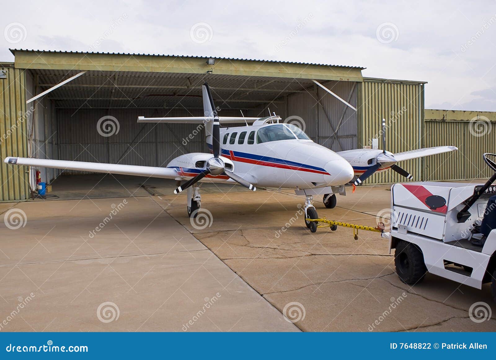 Cessna 303 Crusader - Rear View 01 Stock Photography | CartoonDealer ...