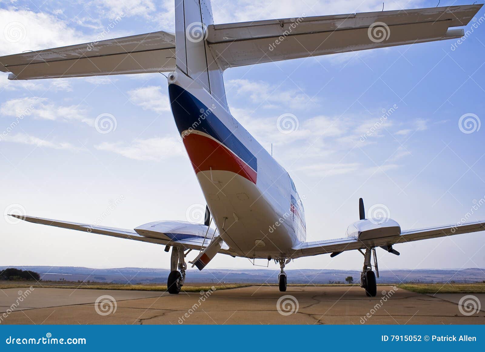 Cessna 303 Crusader - Rear View 01 Stock Photography | CartoonDealer ...
