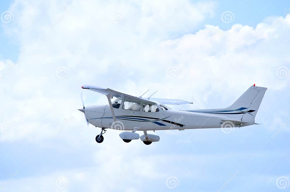 Cessna plane in flight stock image. Image of view, white - 24584051