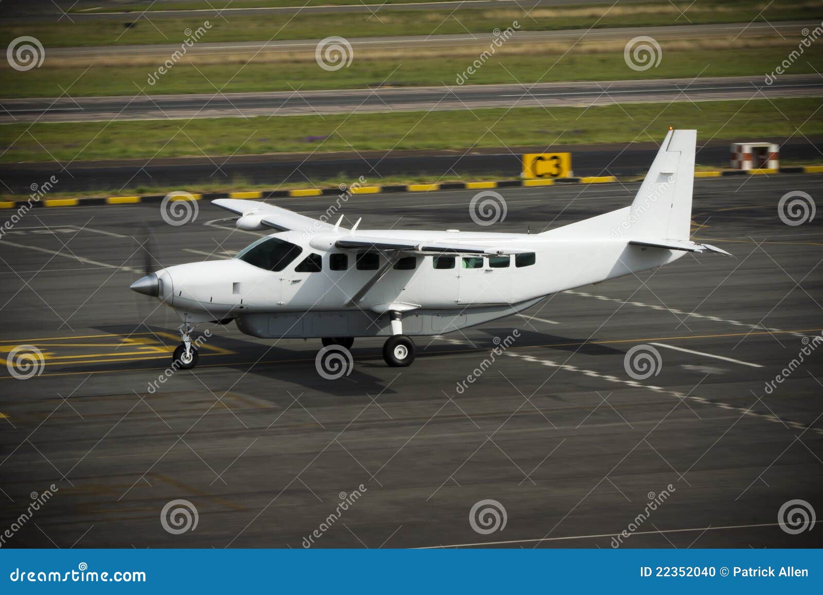 Cessna Grand Caravan C-208B Stock Photo - Image of charter, c208b: 22352040