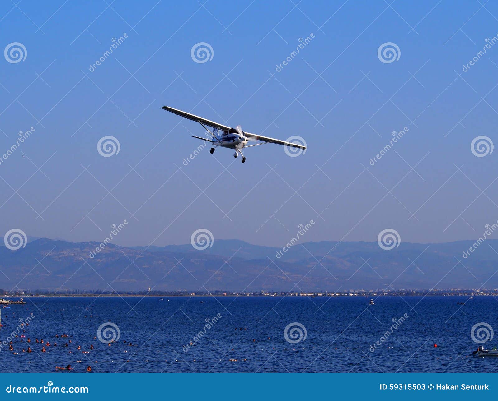Cessna plane in flight stock image. Image of aviation - 59315503