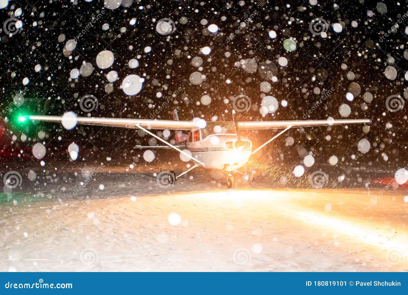 Cessna Plane is Preparing To Fly in a Snowstorm Stock Image - Image of ...