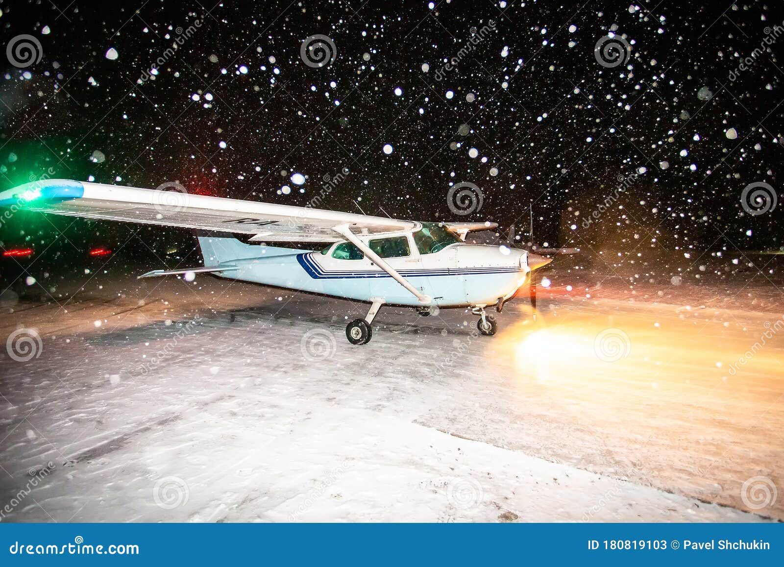 Cessna Plane is Preparing To Fly in a Snowstorm Stock Image - Image of ...