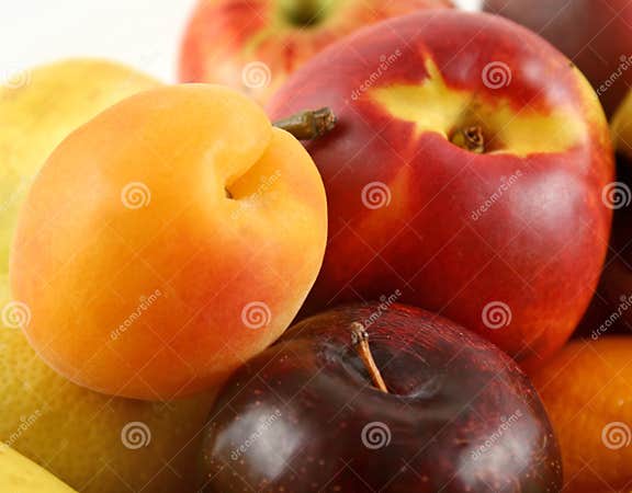 Cesta de fruta 3 foto de archivo. Imagen de delicioso - 4473386