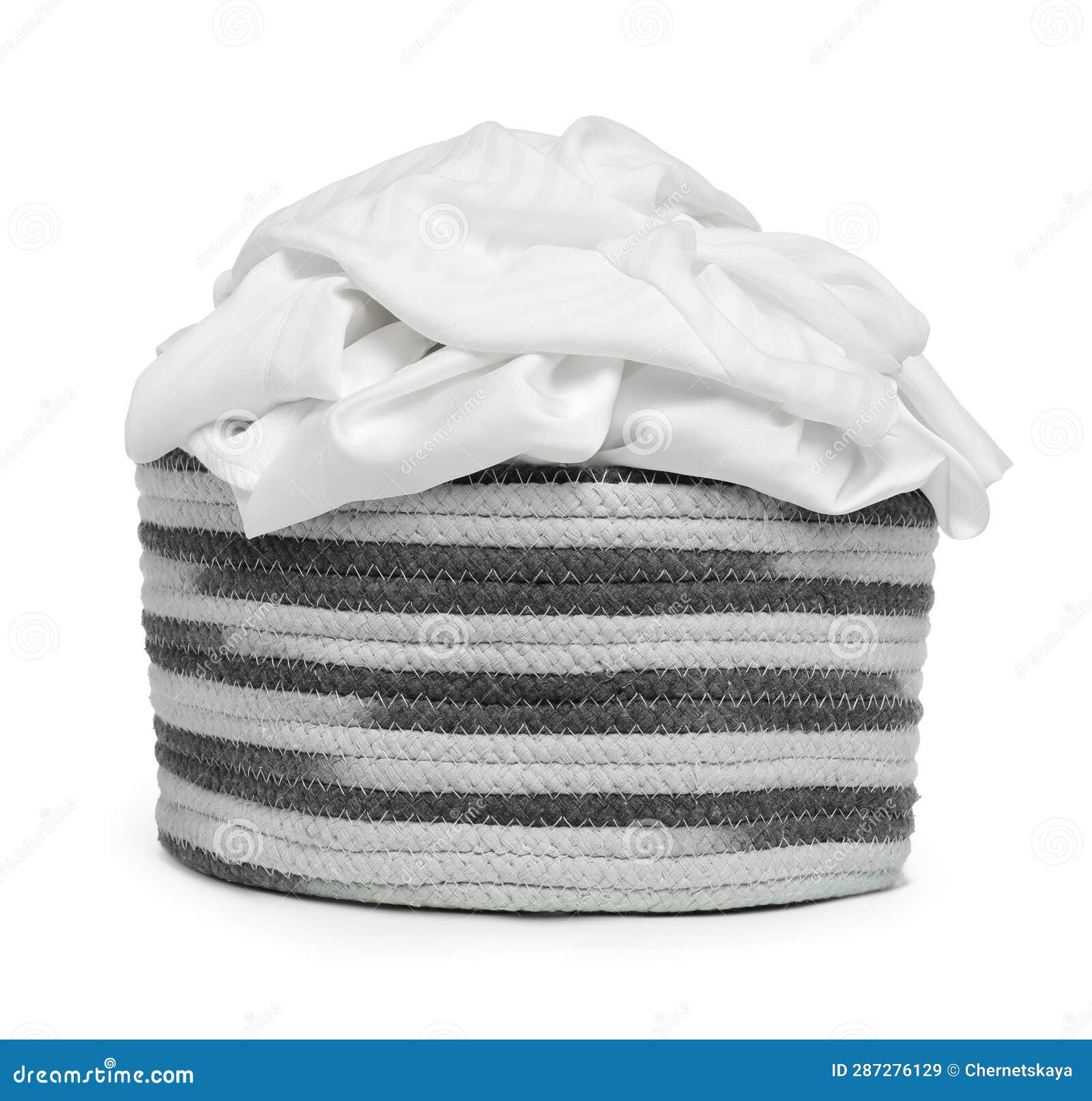 Cesta De Lavado Con Ropa Limpia Aislada En Blanco Imagen de archivo ...