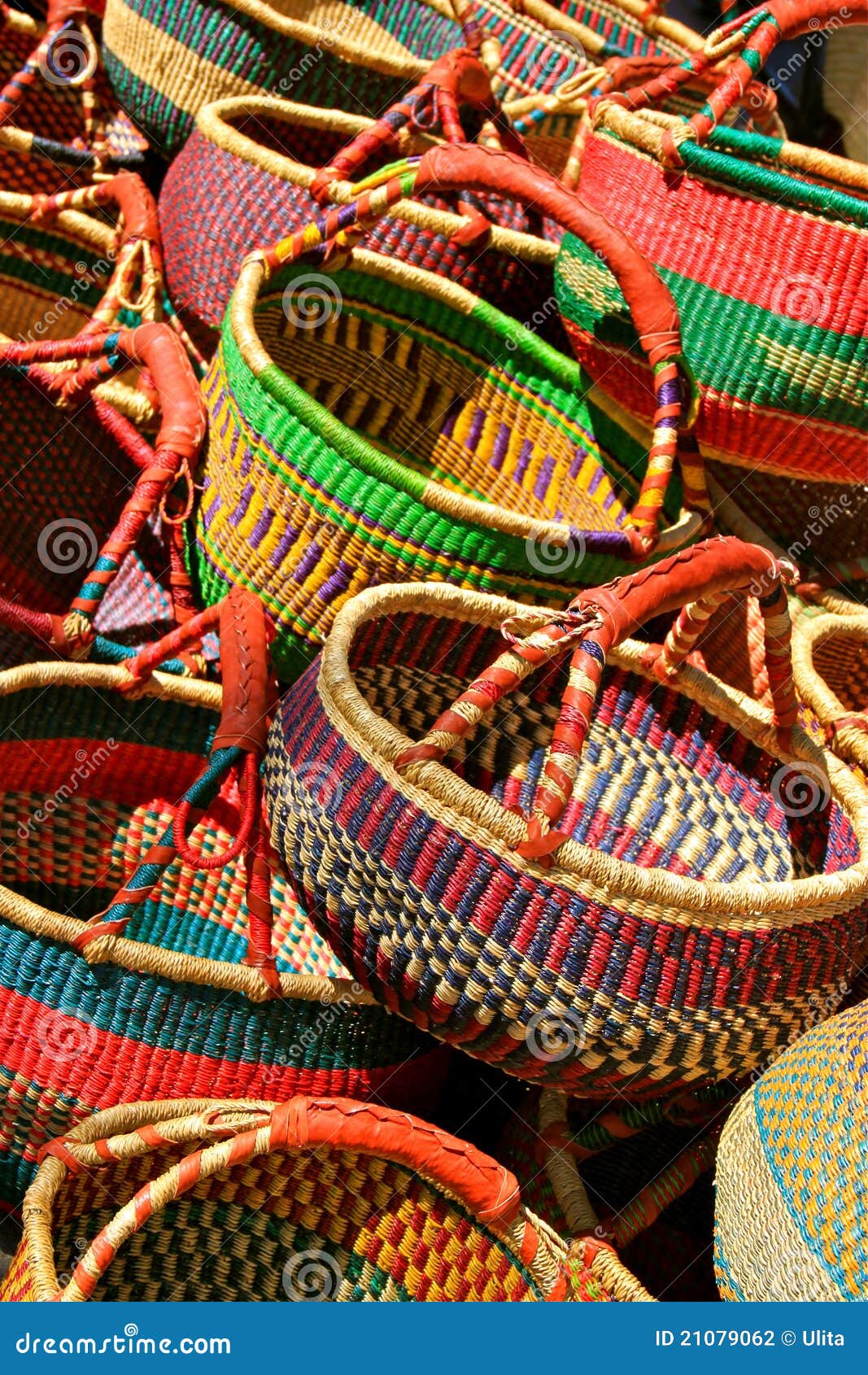 Cestas Coloridas Fotos De Stock - Baixe 885 Fotos Royalty Free