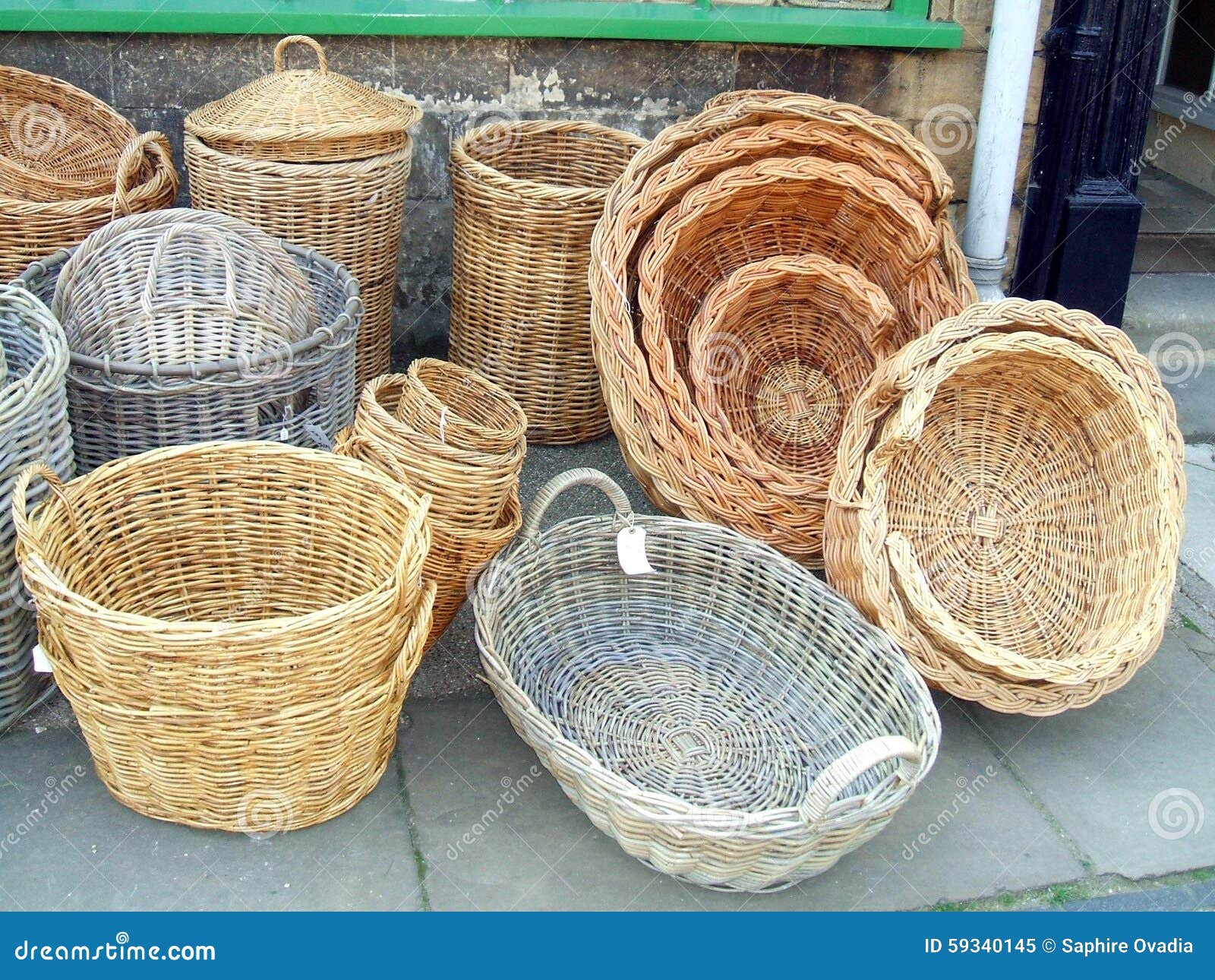 Cestas de vime imagem de stock. Imagem de produtos, loja - 59340145