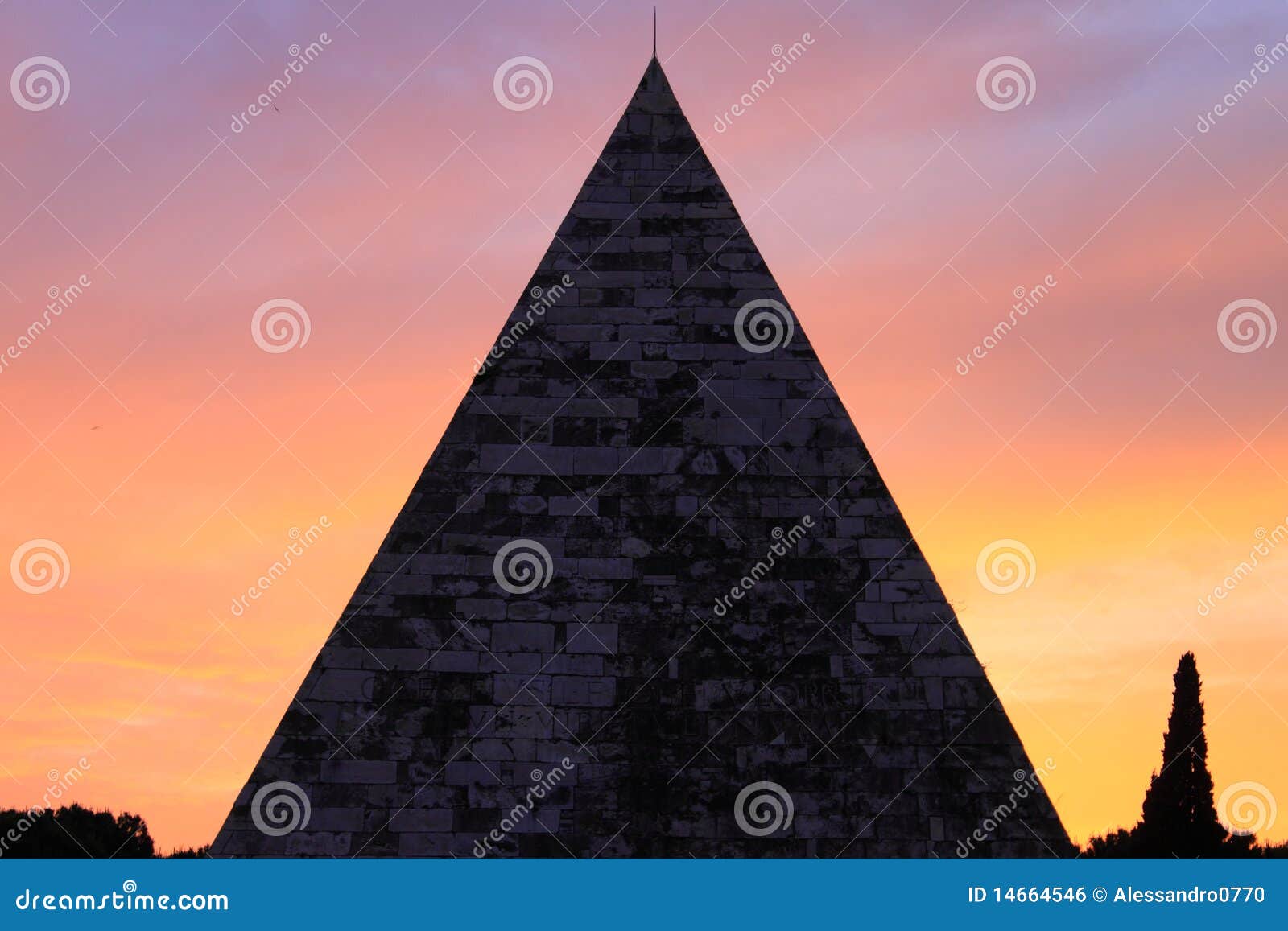 Cestia Pyramid in Rome stock photo. Image of archeology - 14664546