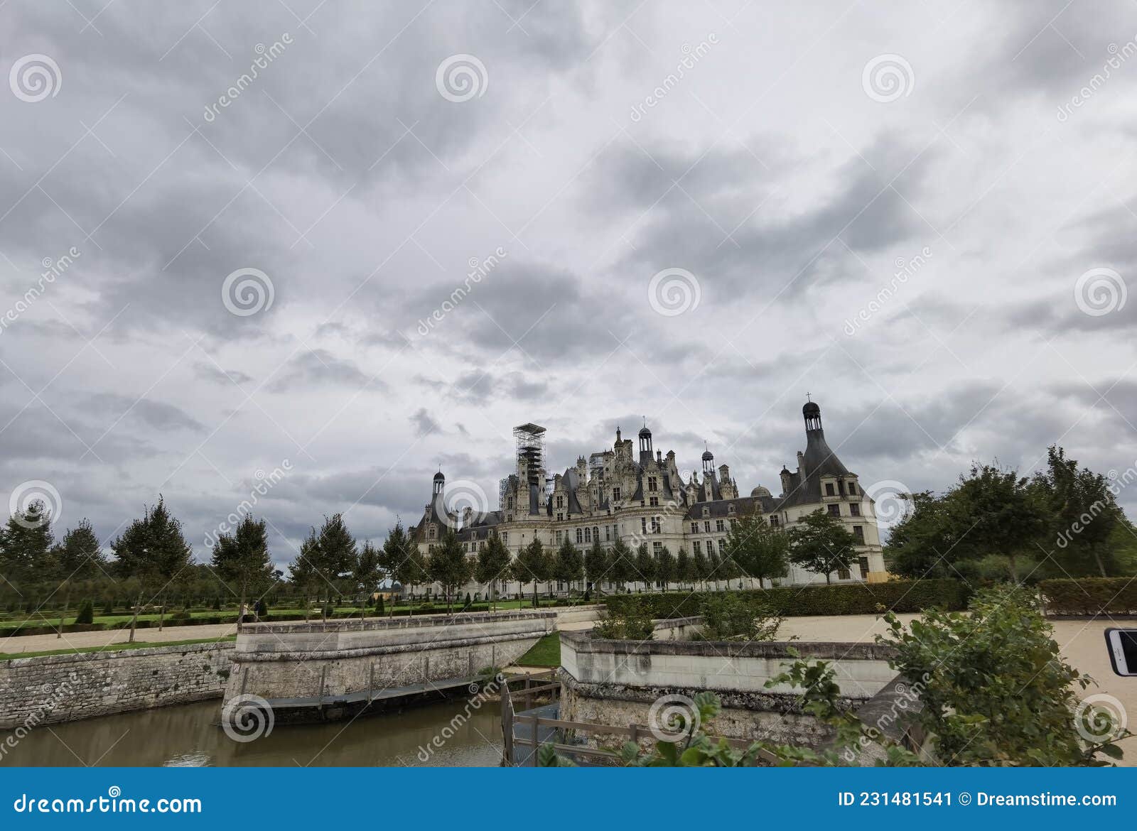 ChÃ¡teau De JardÃ­ns Chambord Editorial Photo - Image of jardns, tower ...